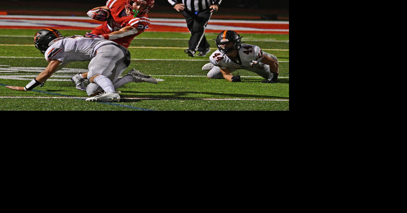 Burlington High football rallies past Cambridge | Daily Times Chronicle ...