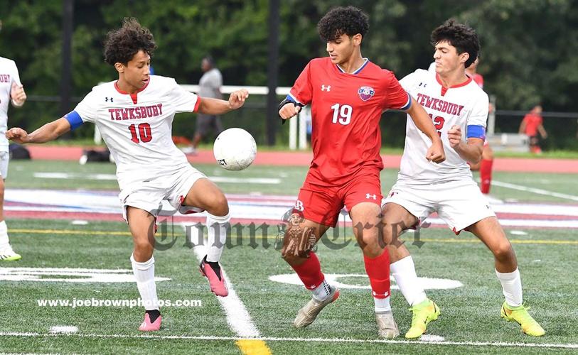 Tewksbury Roundup: Boys soccer ties Chelmsford — Redmen move to 4-1-1 ...