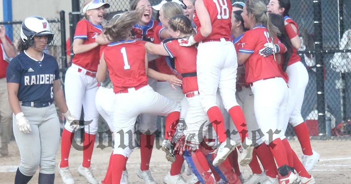 Tewksbury’s defense helps early lead stand up: In semifinals, Redmen ...