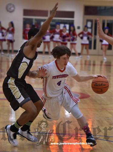 Tenaglia pumps in 33 in win | Sports | homenewshere.com