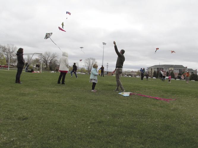 Kites fly in St. Louis Park | Free | hometownsource.com
