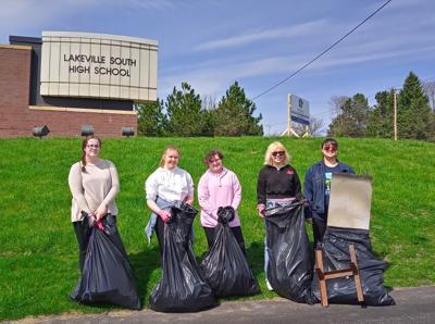 Lakeville Girl Scouts pitch in for the Earth | Free | hometownsource.com