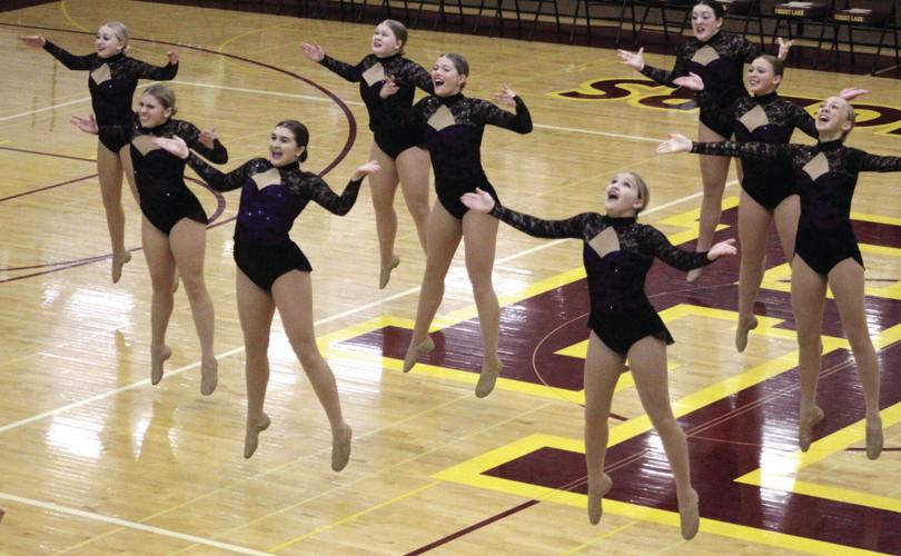 Ranger dance team gets its kicks | Sports | hometownsource.com