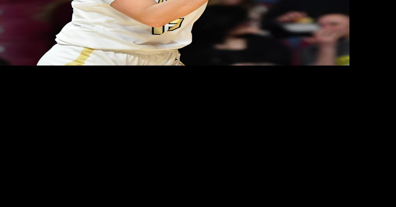 emma frost three-pointer.JPG | | hometownsource.com