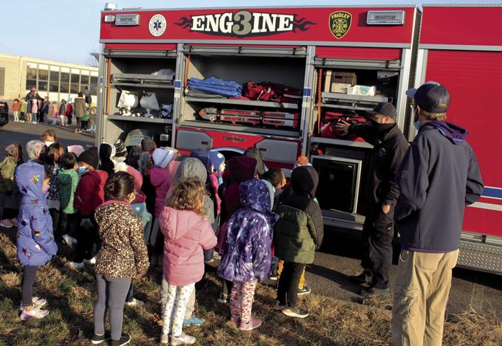 Fridley Public Safety Department goes to preschool | Free ...