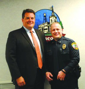 Osseo swears in new Police Chief | Government | hometownsource.com
