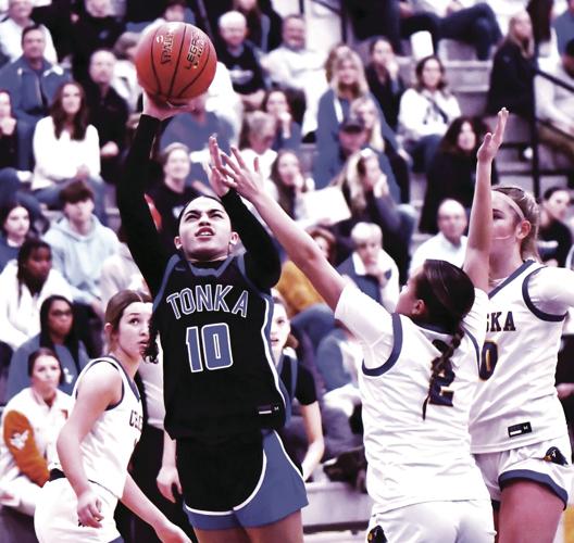 Tonka girls basketball fans celebrate | Sports | hometownsource.com