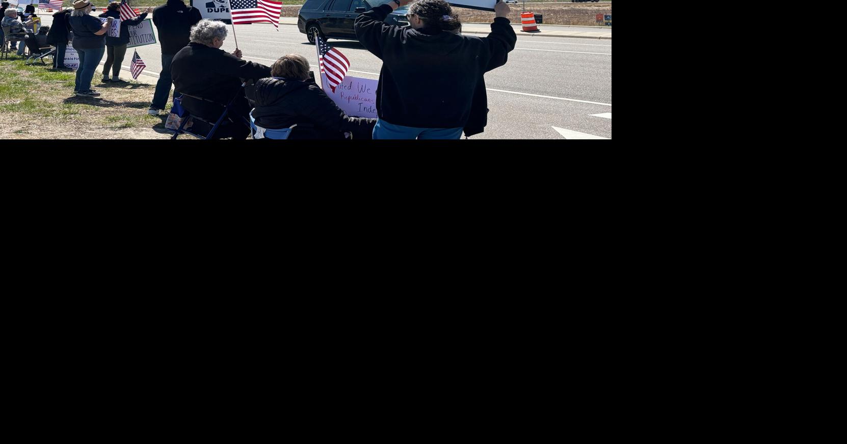 Wright County Indivisible holds 'Stand-up For Democracy' rally | Monticello Times ...