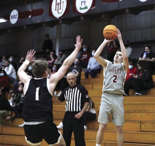 Two former Forest Lake basketball standouts play for Pipers | Sports ...