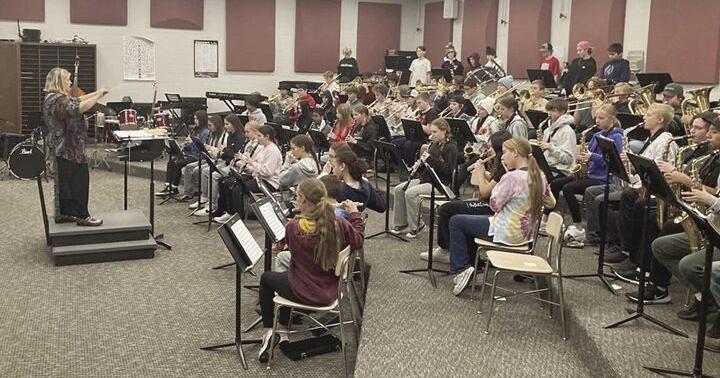 Farmington band instructor advocates for retaining fifth-grade band ...
