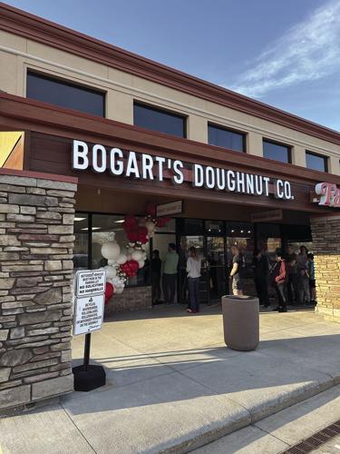 Bogart’s Doughnuts holds grand opening in St. Louis Park ...