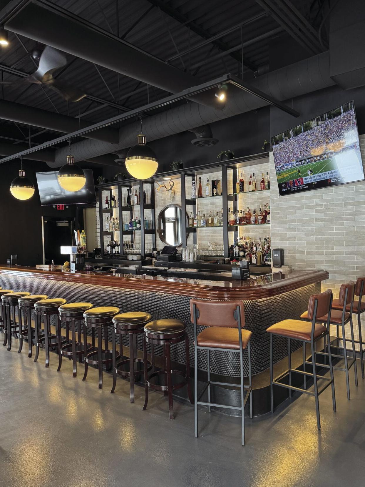 Elevated bar concept Rockford Roadhouse opens | Local News ...