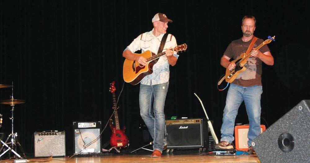 Eric Neznik and Jason Franzen will close out Music in the Park in ...