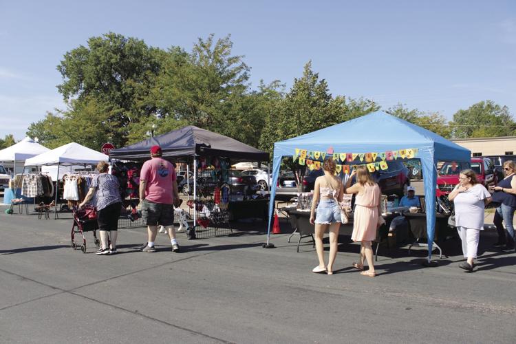 Cambridge community enjoys annual Arts & Crafts Fair | Community ...