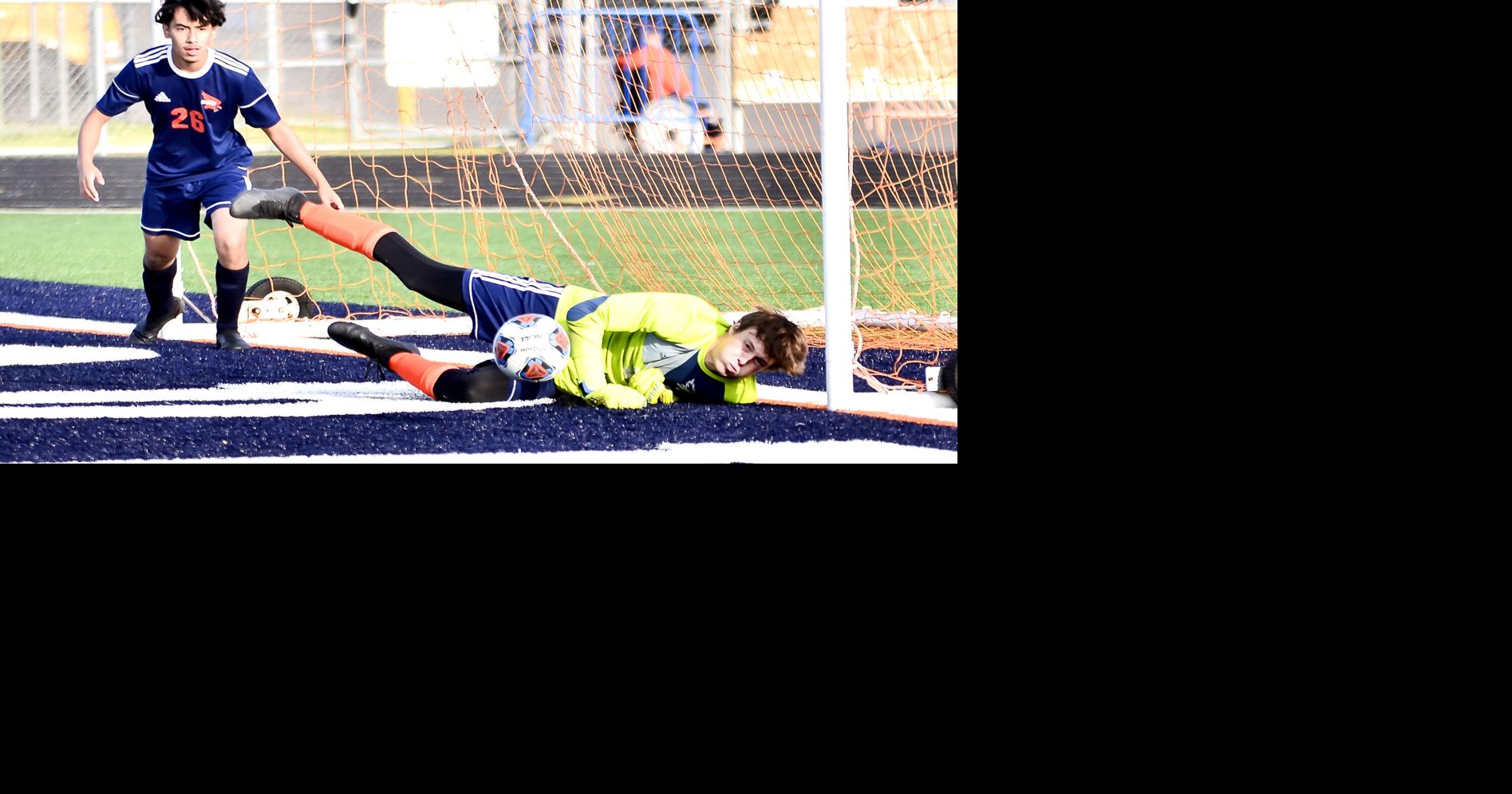 Robbinsdale Cooper boys soccer: Hawks allow late goal in loss to ...