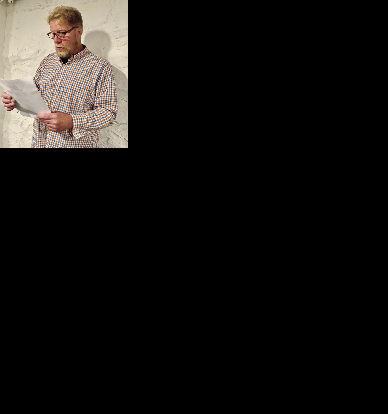 ‘The Bard of Cambridge’ shares poetry at Leader | Local News ...