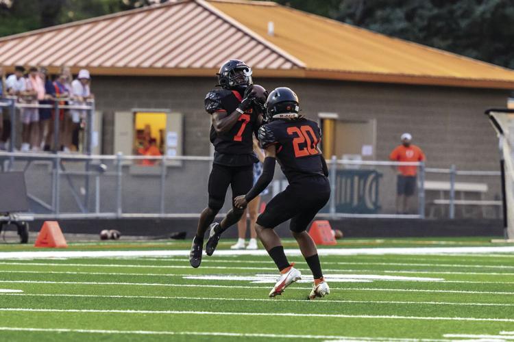 Osseo football beats Mounds View | Sports | hometownsource.com