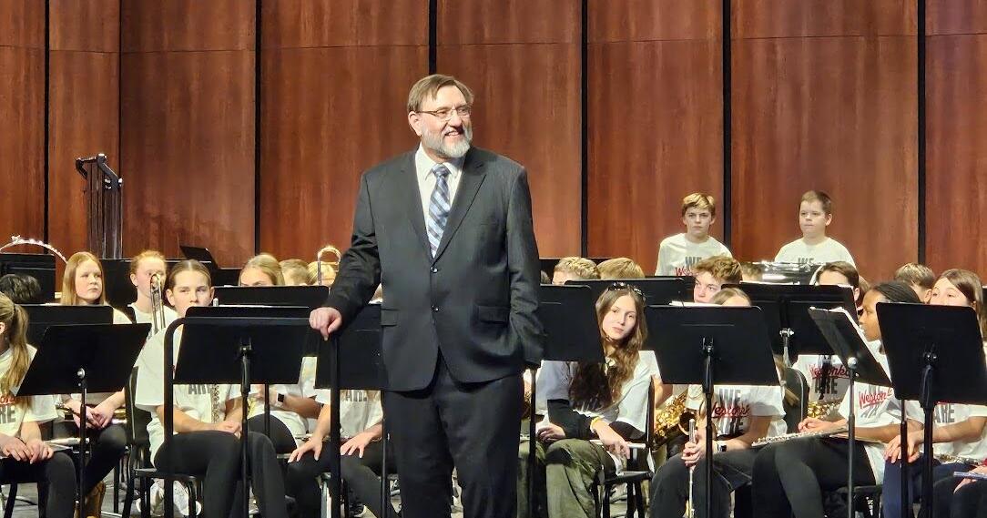 Grandview band director takes final bow of career | Community ...