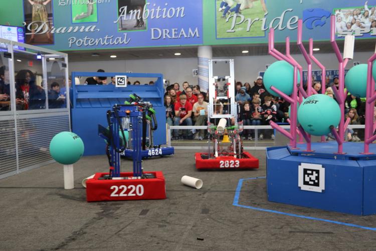 Eagan High First Robotics hosts Week Zero | Eagan | hometownsource.com