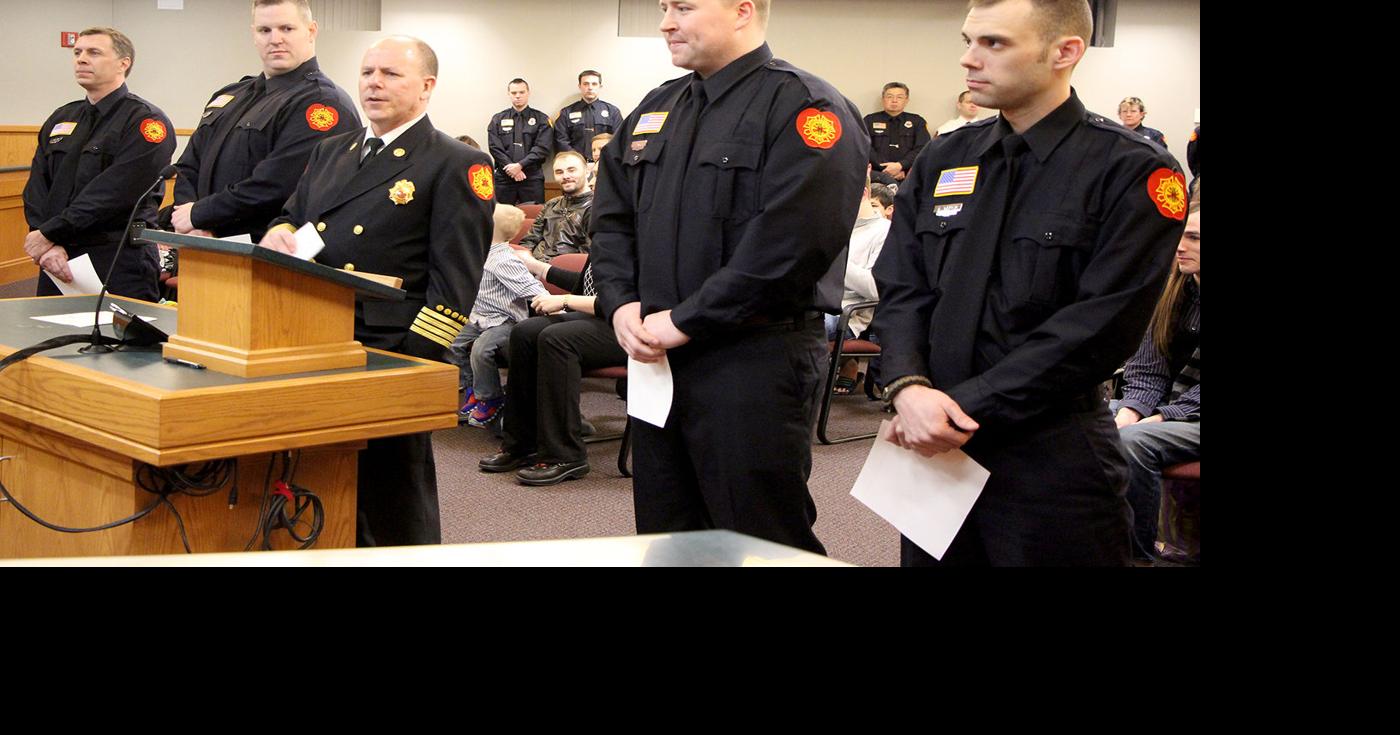 New Apple Valley firefighters sworn in | Apple Valley | hometownsource.com