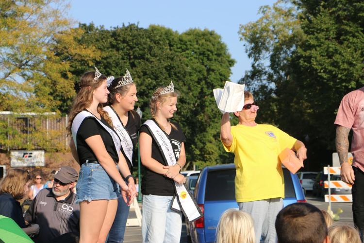 New Kiss the Pig winner crowned during Farmington's 2021 Dew Days ...