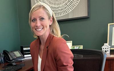 Jana Festler of Edward Jones: the ‘Volunteer of the Year’ | Community ...