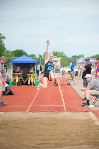 Royals get top finishes in shot put and relay | Sports | hometownsource.com