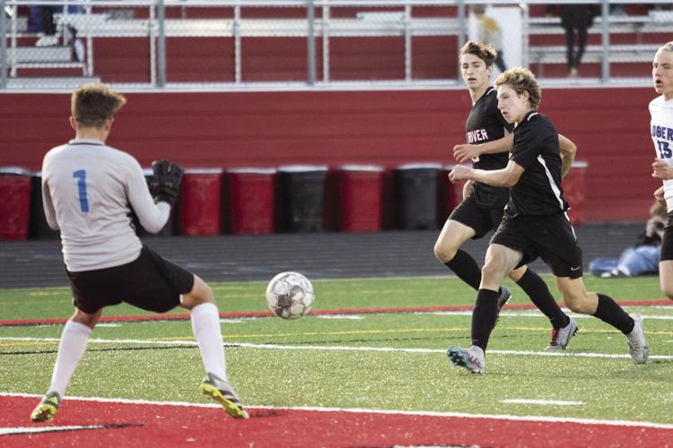 Win for Rogers boys soccer team | Sports | hometownsource.com