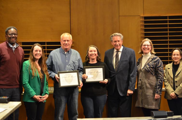 Edina Police honor couple for heroic, life-saving rescue | Bloomington ...