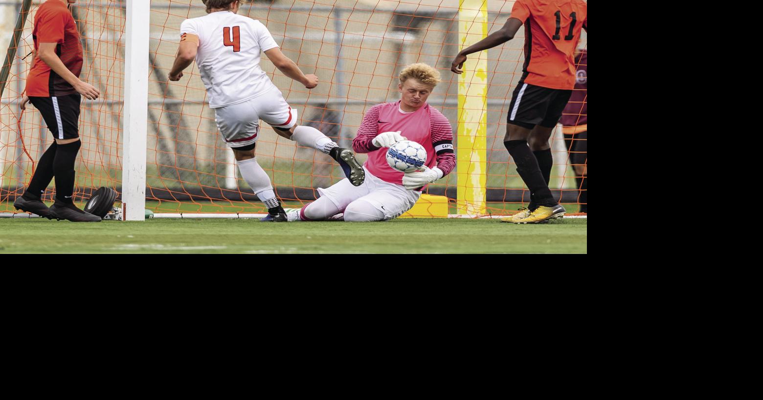 Osseo soccer boys get first win | Sports | hometownsource.com