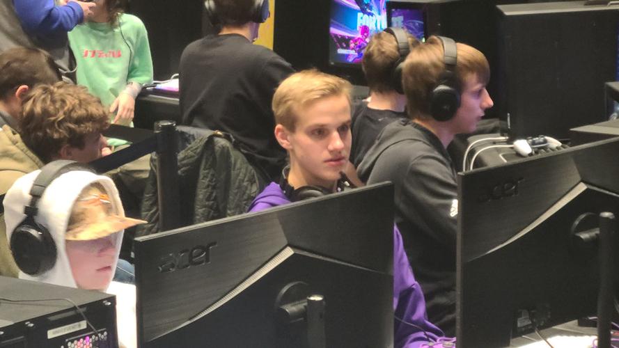 Flyers Esports teams compete at Fall state tournament | Morrison County ...