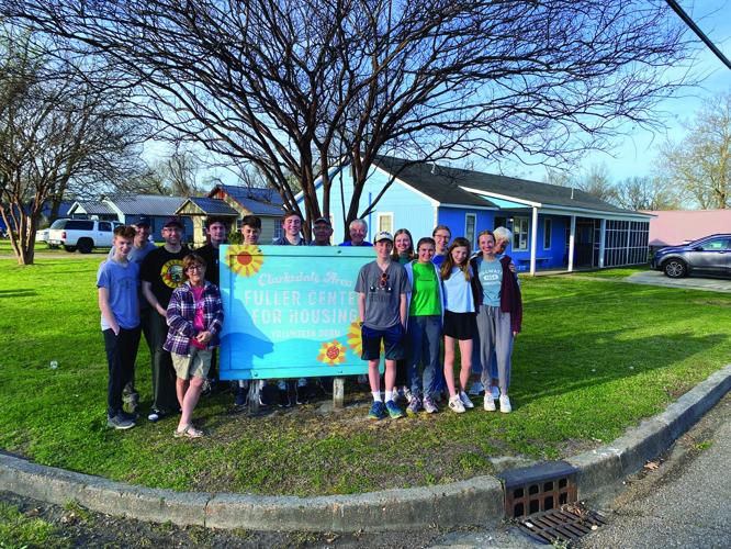 Community spotlight: Local students build houses on spring break ...