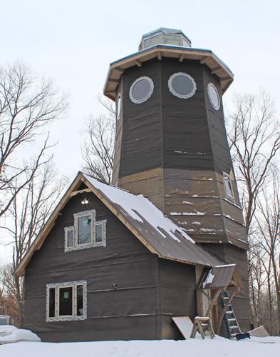 Stoney Ridge owners build lighthouse for Vrbo | Dairyland Peach ...