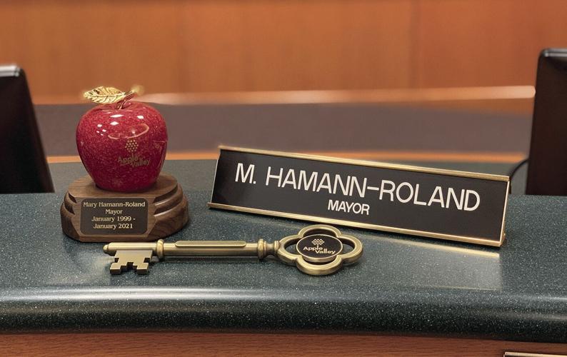 Apple Valley mayor honored for service | Free | hometownsource.com
