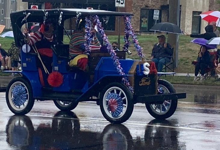 2022 Eagan Funfest Parade not dampened by rain | Eagan | hometownsource.com