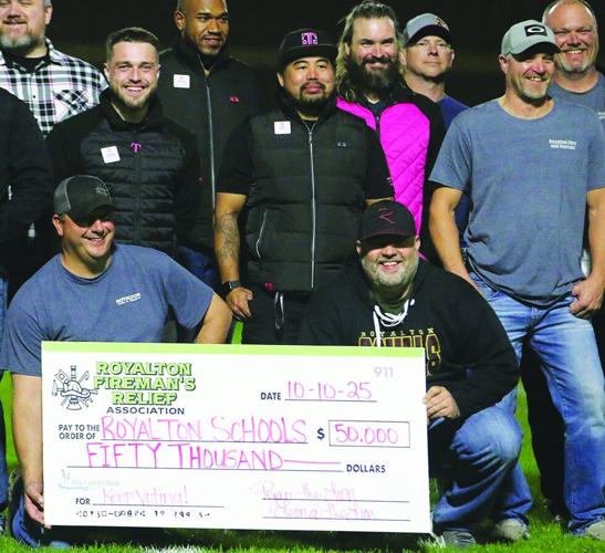 Royalton celebrates Friday Night 5G Lights success at homecoming game ...