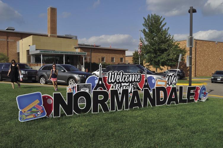 Photos: Welcome back to school, students! | Edina | hometownsource.com