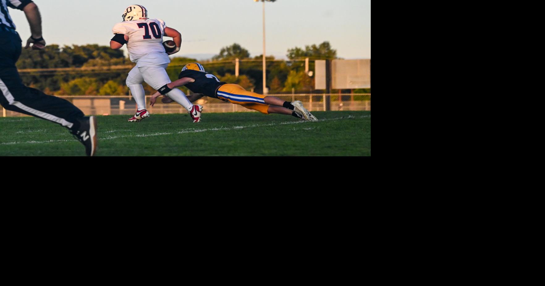 Spartans dominate Big Lake on gridiron | Sports | hometownsource.com