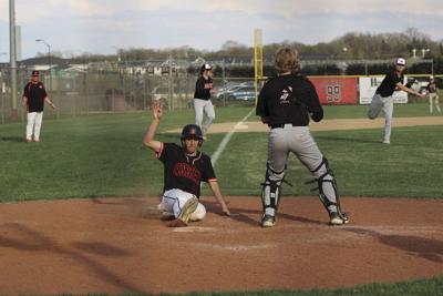 Osseo steals win from #7 ranked 3A Monticello | Sports | hometownsource.com
