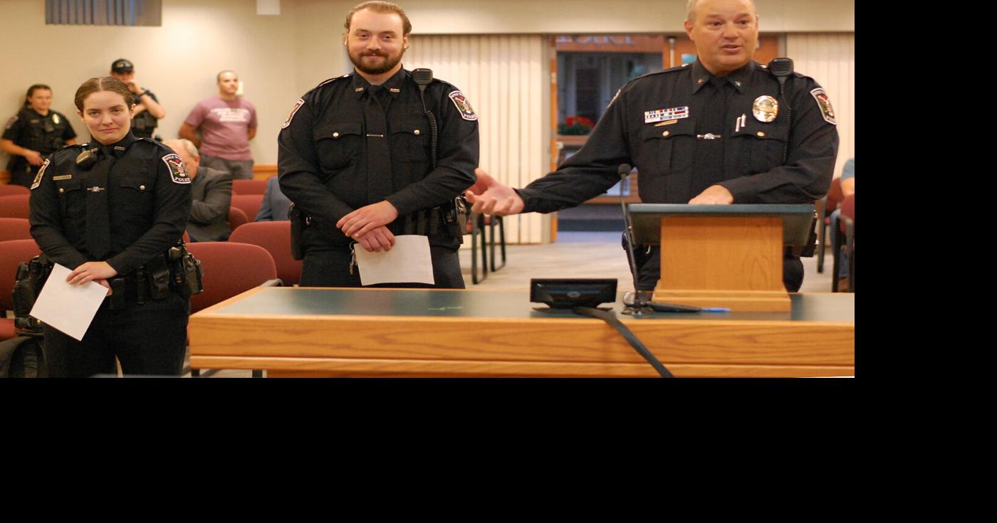 New Apple Valley police officers welcomed | Free | hometownsource.com