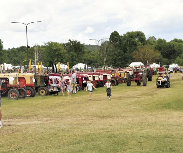Almelund Threshing Tractor show pulls in a crowd | Local News ...