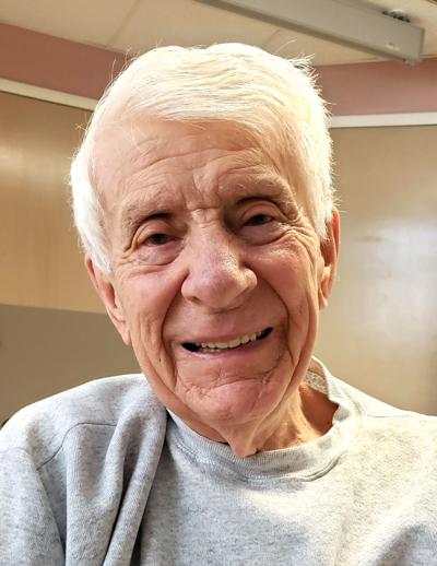 Robert T. Bathke | Obituaries | hometownsource.com