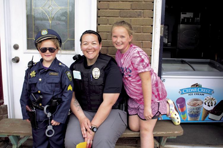 Braham community enjoys cones with cops | Community | hometownsource.com