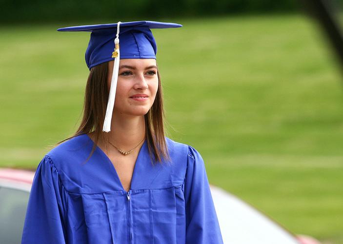 A parade of grads in Rogers | Elk River Star News | hometownsource.com
