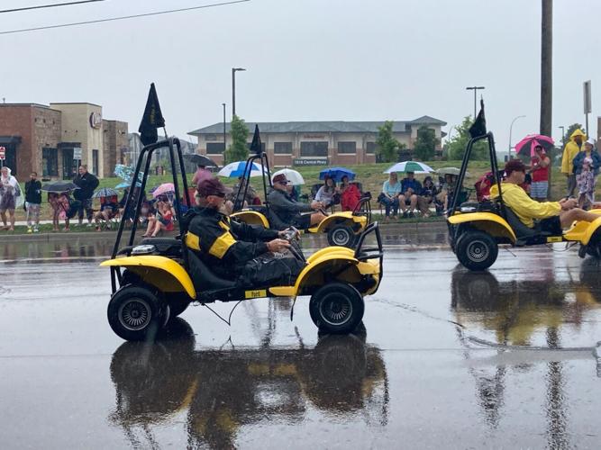 2022 Eagan Funfest Parade not dampened by rain | Eagan | hometownsource.com