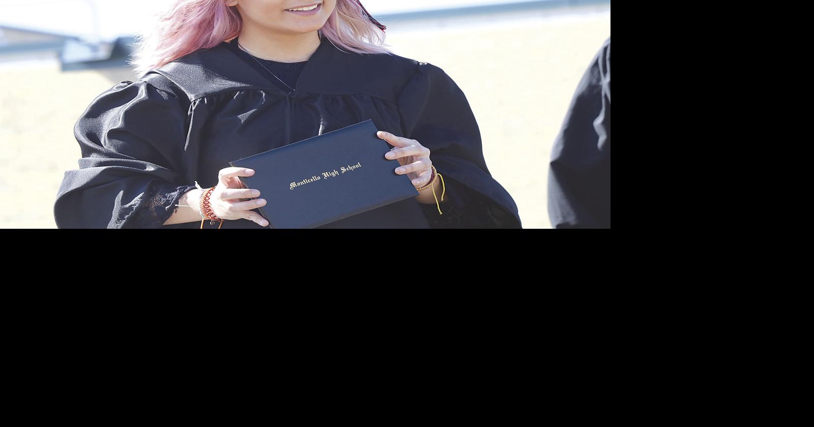 Graduates encouraged to ‘Finish the Fight’ | Free | hometownsource.com