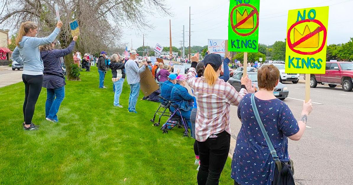 Thousands rally at canceled No Kings protest in Minnetonka | Local News ...