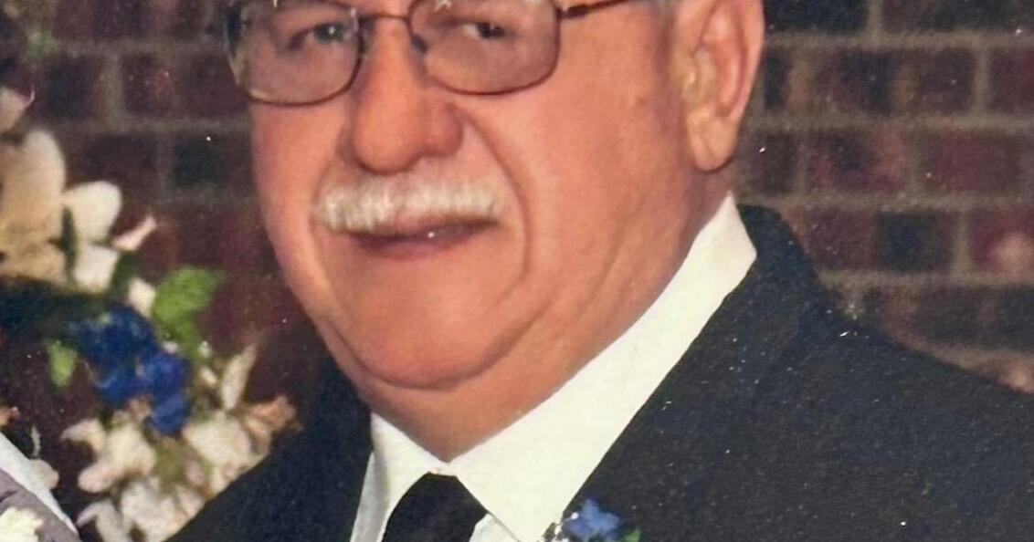 Clyde E. McCaskey Jr. | Obituaries | hometownsource.com