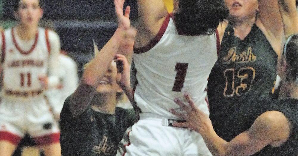 SSC sports: Siwek’s buzzer beater wins for Irish | Sports ...