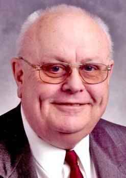 David Toombs banking career spanned from inkwell pens to the digital ...